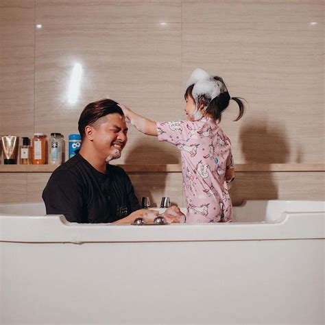8 Hot Daddy Glenn Alinskies Portraits While Taking Care Of His