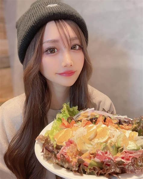 ひよこ先輩さんのインスタグラム写真 ひよこ先輩instagram「ひよこふぉろわ達にお知らせ🐣 この度エプロントのsns公式