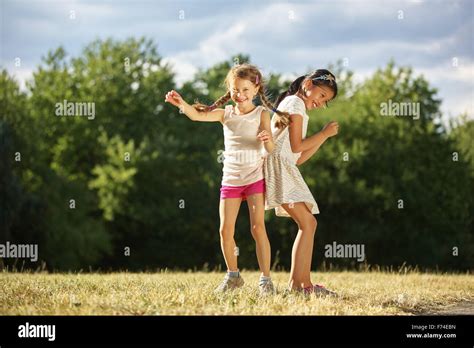 Vor Freude Tanzen Fotos Und Bildmaterial In Hoher Auflösung Alamy