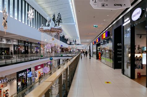 ZPPHiU Obroty w centrach handlowych rosną w wyniku inflacji