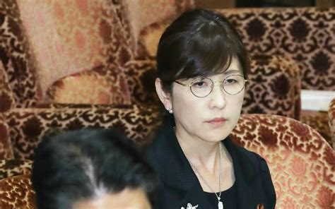 稲田朋美を最後まで叱り続けた“保守おじさん”は「読売」か「産経」か？ 文春オンライン