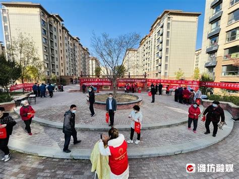 社区里面赶“大集”，热闹又暖心！服务居民宣传