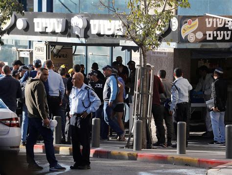 Israeli Security Guard Stabbed And Seriously Wounded At Jerusalem Bus