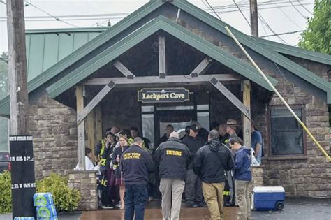 1 Dead After Boat Capsizes During Underground Cave Tour In Upstate New