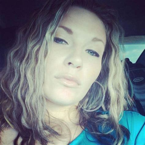 Pretty Female Convict Becomes A Cute Internet Meme 25 Pics