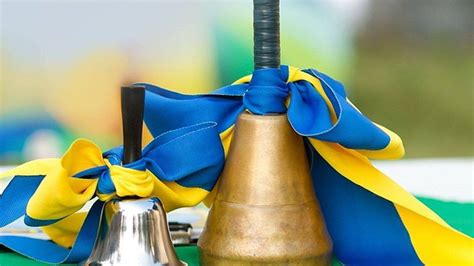 Праздник первого звонка как Украина встречает День знаний