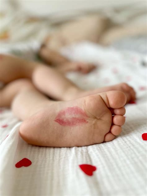 День влюбленных в 2025 г Новорожденный младенец Фотосессии малыша Детские фотосессии