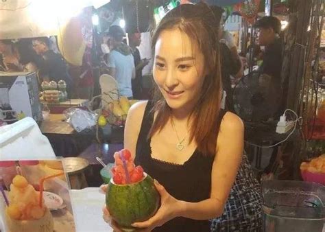去泰國遊玩，水果攤小姐姐給的手套不要接，都是「套路」 壹讀