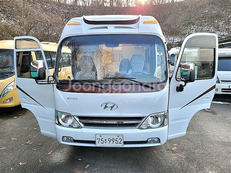 17년식 뉴 카운티 캠핑카 롱바디 5인승 조수석문 기타 캠핑용품 중고나라