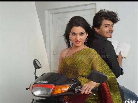 Kavya Singh Hot