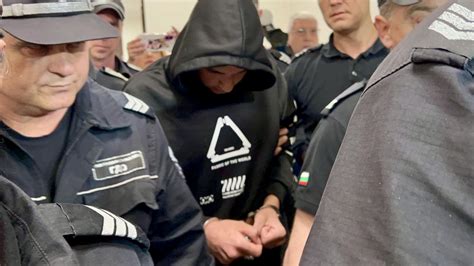 Адвокатът на обвинения за убийството на 18 годишната Маги Разплака се