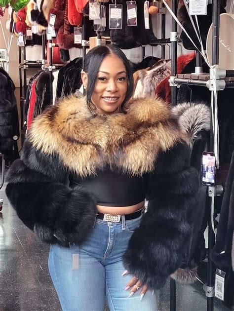 Black Fox Sleeves Finnish Raccoon Collar Wolverine Furs