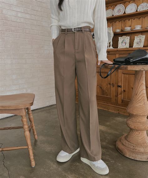 [s M L] 체형에 구애 없이 입기 좋은 베이직 하이웨스트로 안정적인 깔끔한 롱 스트레이트 세미 와이드 핀턱 슬랙스 에이블리