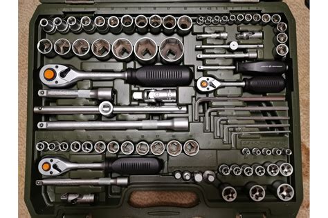 Набор инструмента для автомобиля 1/2", 1/4" 151 предмет ДТ/2 Дело ...