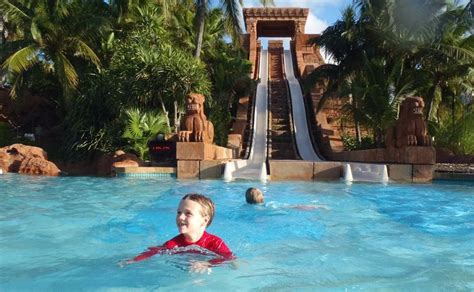 Video Riding The Rapids At Atlantis In The Bahamas Condé Nast Traveler