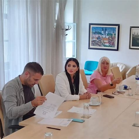 Solidarnost Je Ključ U Rešavanju Problema Romkinja Telegraf Rs