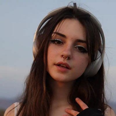 Lilmochidoll The TikTok Star Model Singer And Influencer