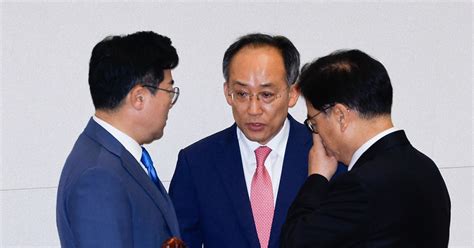 의장석 찾아간 박찬대·추경호