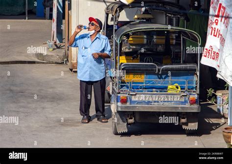 Samut Prakan Thailand Okt 19 2022 Motordreiradfahrer Tuk Tuk