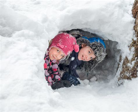 Climashield Survival School How To Build A Snow Cave Climashield