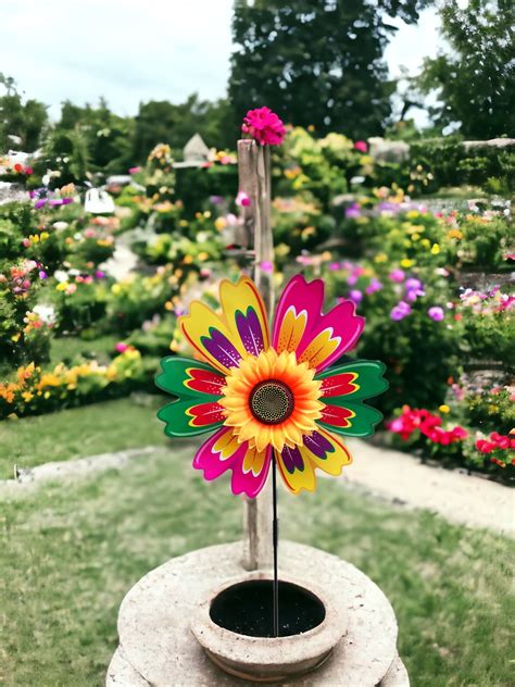 Morisca De Vant Floare Multicolora Diametru 35 Cm Casutanoastra