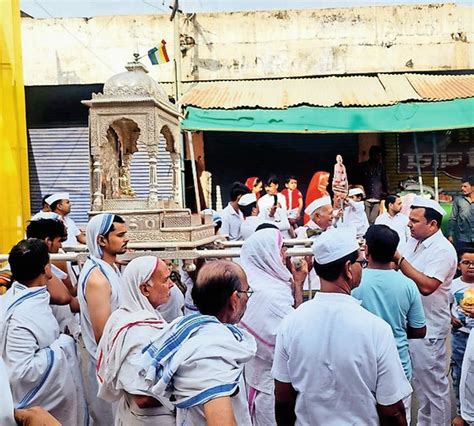 Lord Mahavirs Birth Anniversary Festival Celebrated With Great Pomp