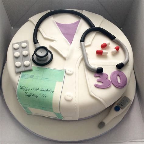 Die Besten 25 Doctor Birthday Cake Ideen Auf Pinterest