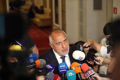 Борисов си дава имунитета отказва да е жертва на шантаж