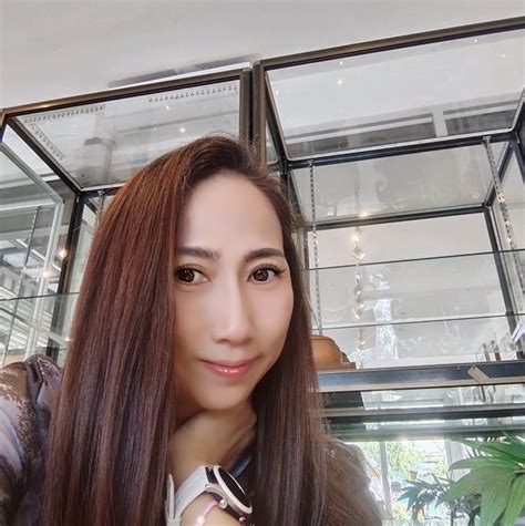 สร้างรายได้จากโบนัส Facebook Reel ดอกไม้สวยๆ ถ่ายเอง วันเสาร์สีม่วง