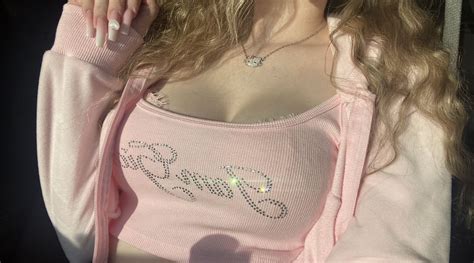 2000s Fashion Fashion Outfits Bimbo Outfit Everything Pink C C