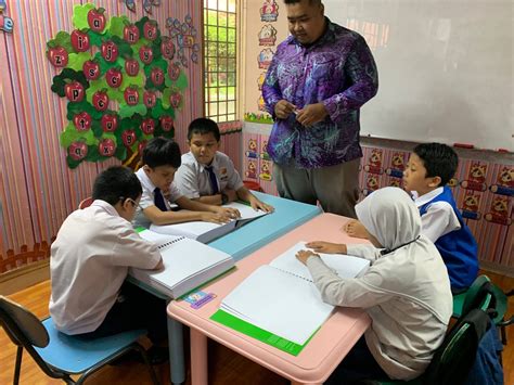 Pelajar PPKI Gembira Terima Al Quran Braille Yayasan Maghfirah