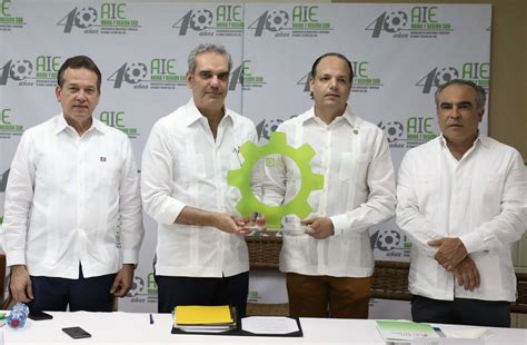 Industriales Reconocen Al Presidente Abinader El Munícipe