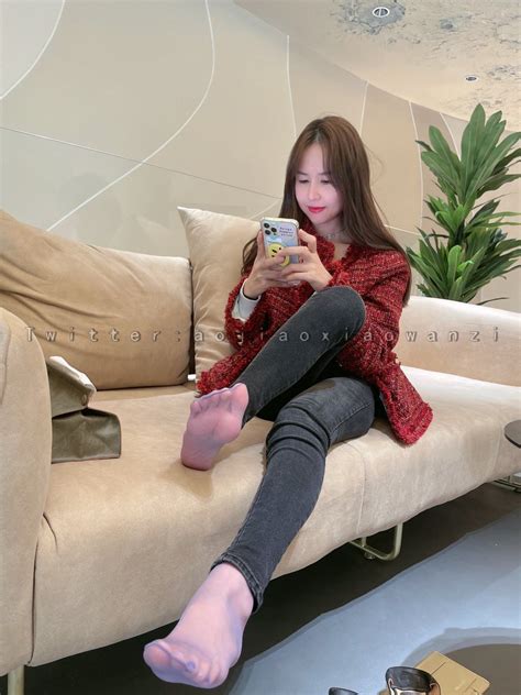 我还是那个丸子 On Twitter 你喜欢混杂着皮革味带着点汗味的丝袜吗？ 丝袜美脚 足底 足控