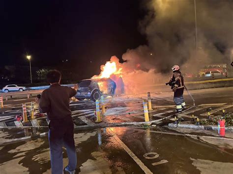 1車8人開輔駕！撞進楊梅休息站「4死4傷」半年前19歲男開bmw同處自撞