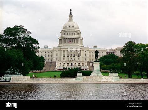 U S Congress Holds Its Sessions In The Capitol The Neo Classical