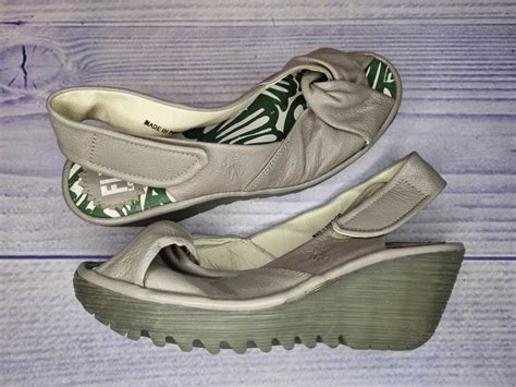 Босоножки сандалии Fly London — ціна 399 грн у каталозі Босоніжки Купити жіночі речі за