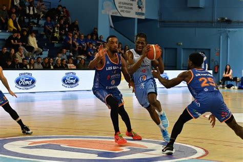 Le C Chartres Basket Masculin Surclasse Les Sables Chartres 28000