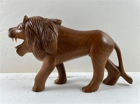 Massive Holz Löwe Skulptur Handarbeit Gebraucht In Neuhausen Am Rheinfall Für Chf 5 Mit