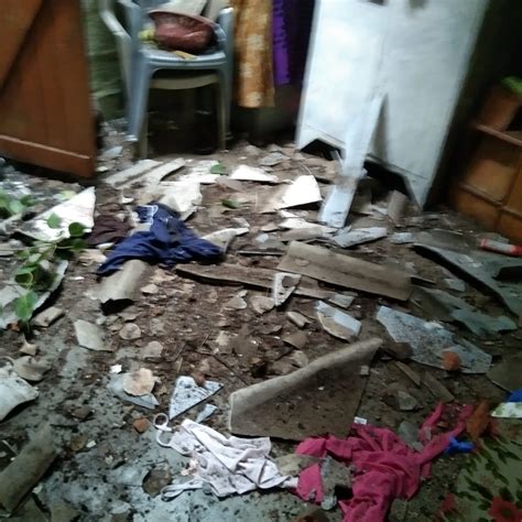 पेड़ गिरने से छत ढही Ped Girne Se Chhat Dahi