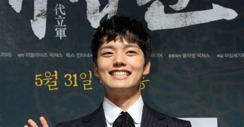 포토 여진구 동심 가득한 미소