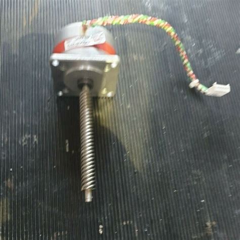 SONCEBOZ 141A PH 6600R270 STEPPER MOTOR W 58mm Worm Screw R3S8 3B2