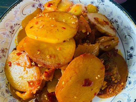 【超级下饭的干锅土豆片🥔的做法步骤图】热爱做美食的思雨小姐姐下厨房
