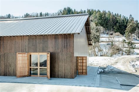 Kei Kaihoh Architects Forms Snow Cooled Rice Warehouse From Local Cedar