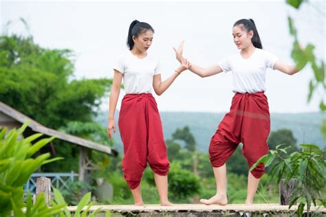 Retrato De Jovencita Tailandesa En La Cultura Del Arte Tailandia Bailando Tailandia Foto Gratis