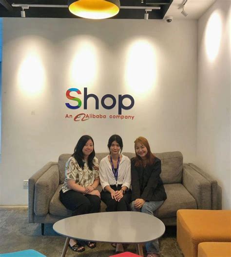 Shopappmm Crmintern May Thazin Soe