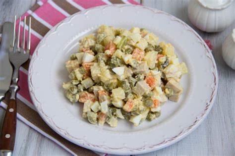 20 рецептов салата Оливье на любой вкус - с фото пошагово