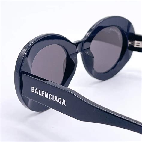 Balenciaga Round Acetate Sunglasses In Black Blank Room