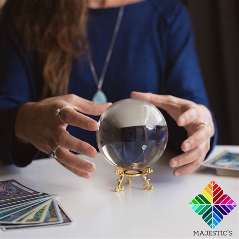 Boule de Cristal de Voyance 10 CM et son Support en Laiton Doré