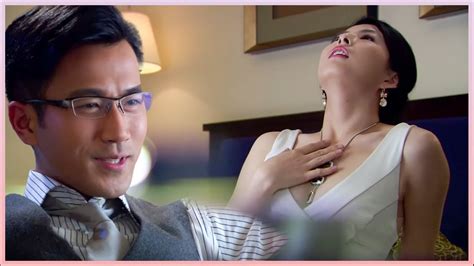 Gái Trẻ Non Tơ V ạ ch H à n g Khoe Thân Dụ Dỗ Gã Tài Phiệt Không