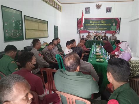 Koramil Sidareja Mendapat Kejutan Dalam Rangka Hut Ke 78 Tni Potret